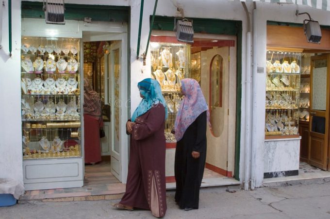 A Muslim's Guide to Eid Gift Shopping - MuslimMatters.org